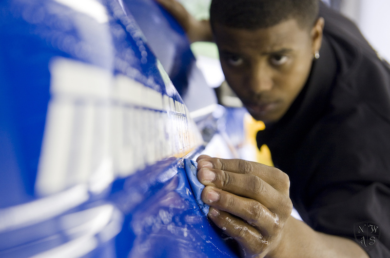 10 Steps To Disguise A Scratch On Your Car With Spray Paint